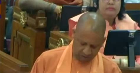 Uttar Pradesh Mukhyamantri Yogi Adityanath Live Cm Yogi Adityanath To
