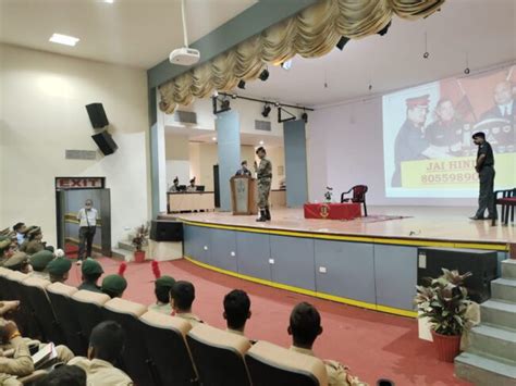 एनसीसी ग्रुप कमांडर ने कैडेट्स को भारतीय सेना में भर्ती होने के सिखाए
