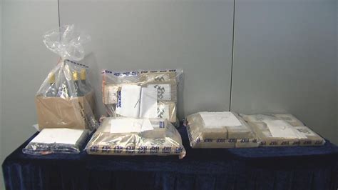 警破葵涌酒店毒品儲存倉 檢35公斤毒品約值2480萬拘1男 無綫新聞tvb News
