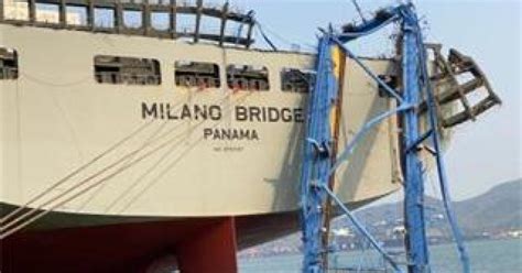 부산신항 크레인 충돌 선박 프로펠러 노출한 채 운항하다 사고