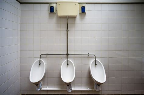 【夢占い】汚いトイレの夢は心が乱れている暗示！排泄物掃除汚物便器など17の意味を解説！ Yotsuba よつば