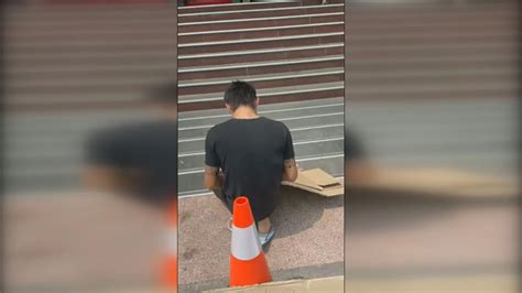 酒駕肇事超懊悔 男神明前下跪罰寫悔過書