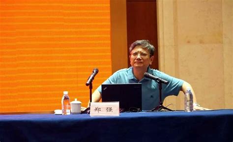 郑强教授：过度夸大英语的分量，实际是我们民族极其不自信的表现