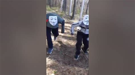Это программа в мире снюсоедов маска инкогнито срать не заметно лес