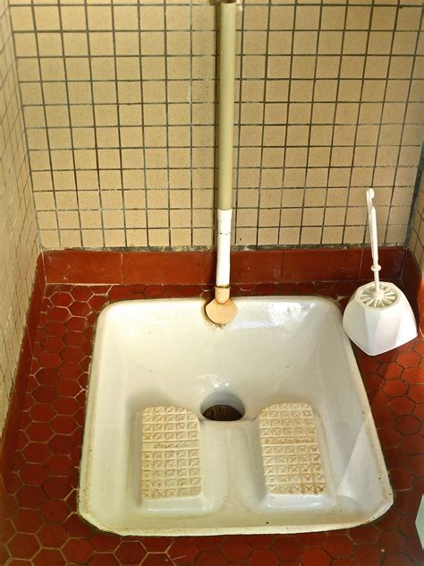 How To Use Squat Toilets 10 Tips On Technique And What To Expect