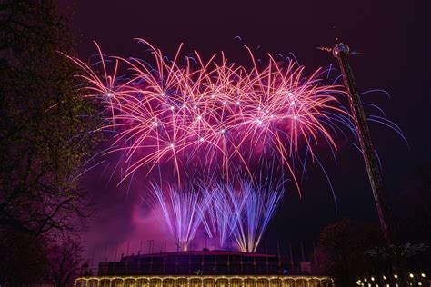News Tivoli Fejrer Jul Og Nytår Med Spektakulære Fyrværkerishows