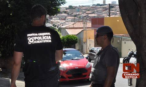 Corpo De Homem é Encontrado Com Mãos Amarradas Dentro De Casa No Jardim