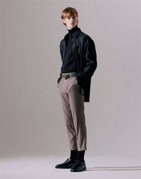 Pin By Misoyka On Reference Human Poses Reference Fashion Male