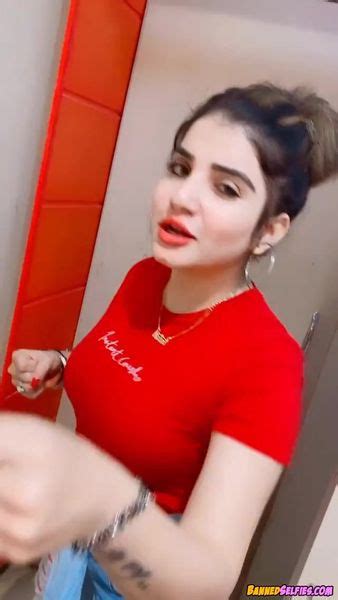 Paloma 19 Years Old Girl Teases Perfect Body Bannedselfies