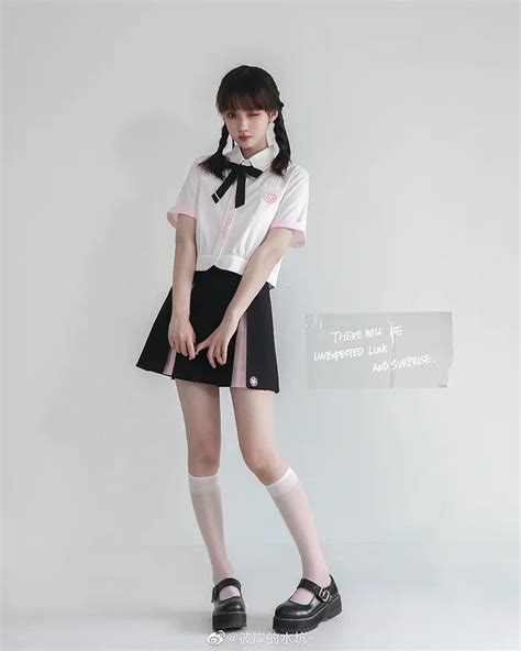 彼岸的水坑 的照片 微相册 蛋壳鸭采集到动、、、 2154图 花瓣 Fashion Poses Female Pose