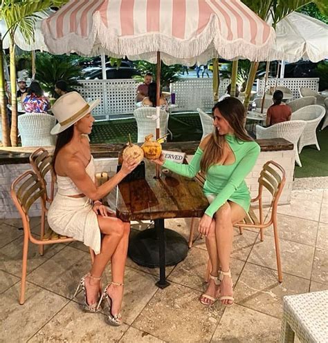 Ashley Nicole Wallaces Feet