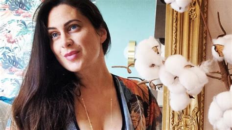 Agnès Pavoni Familles Nombreuses Le Prénom De Son Bébé De 8 Mois Enfin Connu