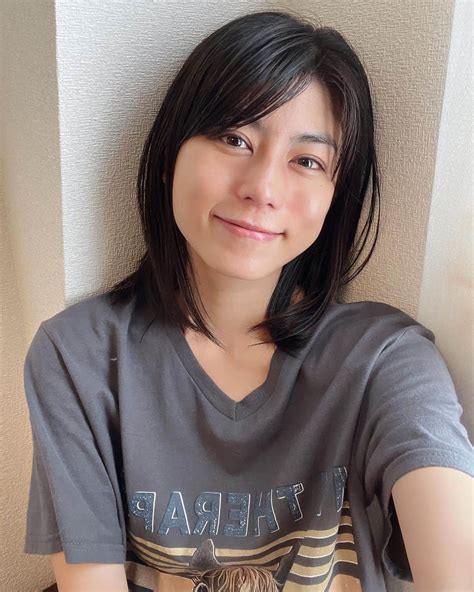芳野友美さんのインスタグラム写真 芳野友美instagram「先週は寒いくらいだったのに、また夏が戻ってきてますね～。 明日も暑くなる