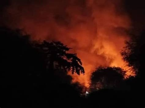 Breaking News ထန်းတပင်မြို့နယ်၊ ဘုံးမ္မတီးကျေးရွာကို စစ်တပ်က တိုက် လေယာဉ်ဖြင့် ပစ်ခတ်မှု ပြည်သူ