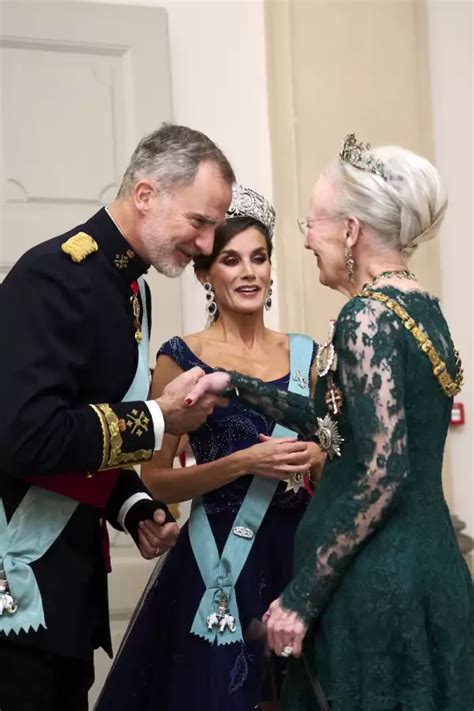 La Versión Oficial De La Casa Real Danesa De La Abdicación De La Reina