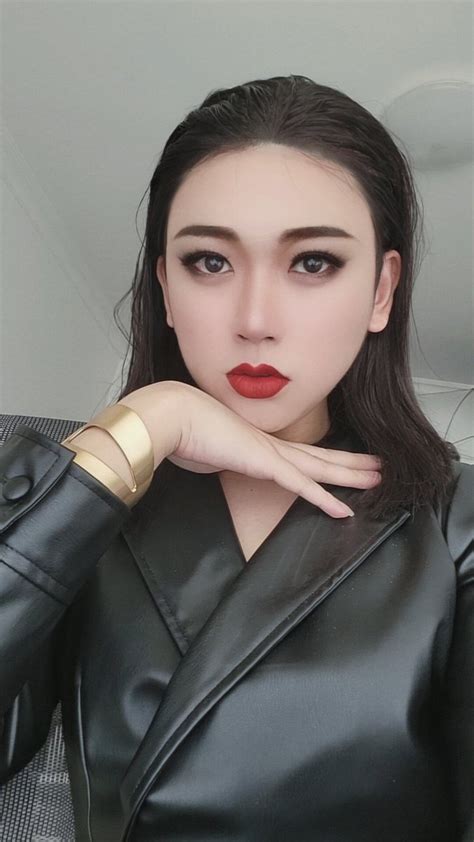 颖琪 On Twitter 最近都喜欢油头可惜发蜡刷太少了半翻车状态😝😝😝