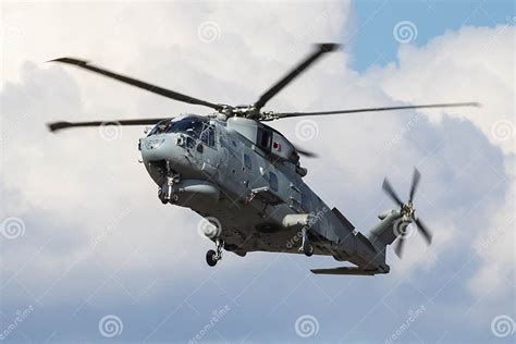 皇家海军eh 101 Merlin Hm1 Zh839直升机抵达riat皇家国际航空纹身2018航展 编辑类照片 图片 包括有 质量