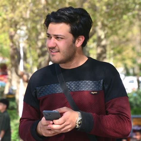 دوازده اردیبهشت و دوس دارم هم بخاطر روز معلم، هم بخاطر تولد و این مدل