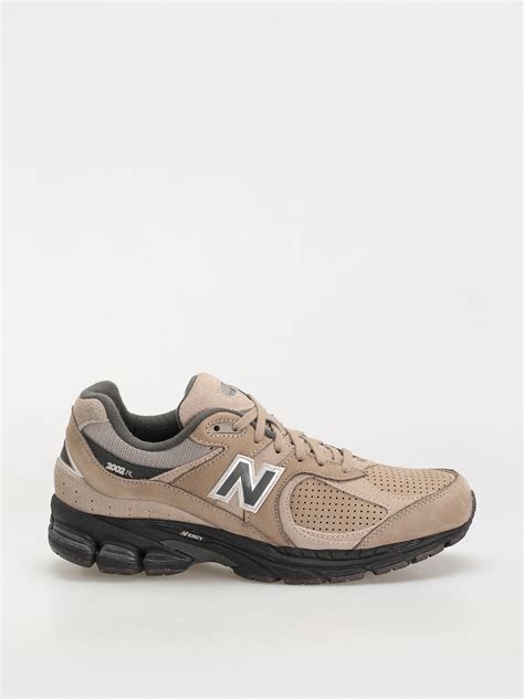 New Balance 2002 Shoes - green (dark moss)