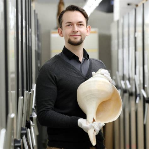 Why Are Both Sexes In Some Species Monomorphic Researchgate