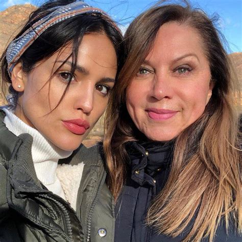 La Foto Más Tierna De Eiza González Así Era De Niña La Actriz Mexicana Infobae