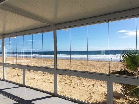 Hueles A Verano Cerramiento En Un Chiringuito En Medio De La Playa