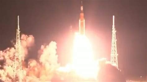 Nasa Artemis 1 Mission Finally Lifts Off 50 Years After Apollo Tech