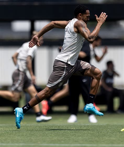 Corinthians Tem Retorno De Venezuelano Para Jogo Decisivo Contra O