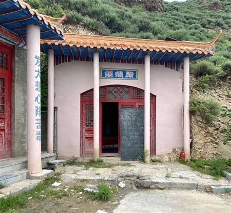 内蒙古赤峰灵峰寺石窟 内蒙古 清净莲海佛学文库 非赢利，纯公益网站