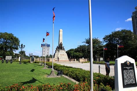 Monumento En Memoria De Jose Rizal En El Parque De Rizal Imagen