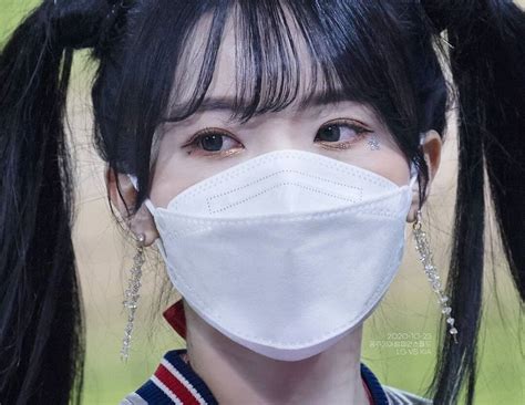 Lee Da Hye Cheerleader Charles S Issue Humor