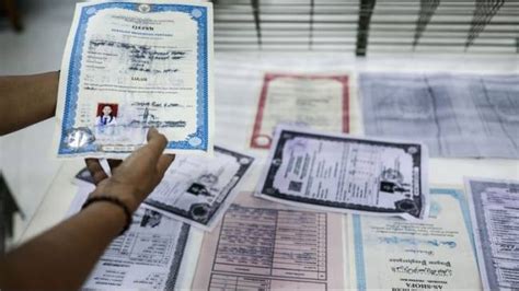 Melek Digital Atau Tertinggal Era E Rapor Dan E Ijazah Menanti Guru Adaptif Halaman 1