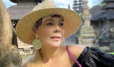 Dana Săvuică pictorial sexy în Revista VIVA după ce și a micșorat sânii Cum arată acum