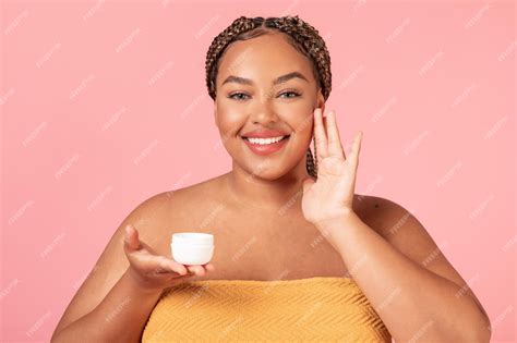 Premium Photo Bodycare Concept Happy Black Body Positive Lady