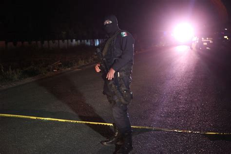 Macabro hallazgo en Michoacán abandonaron dos cadáveres en una carretera en Uruapan Infobae