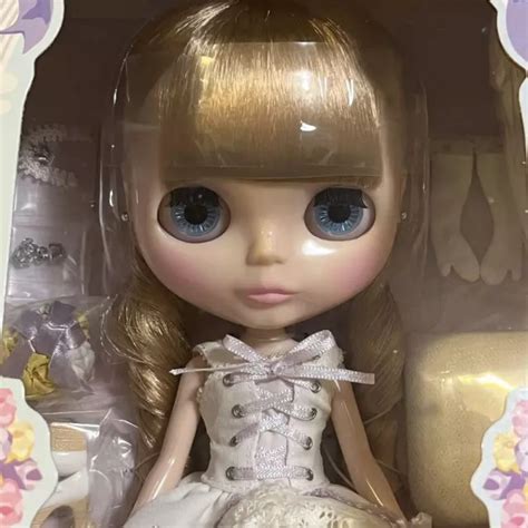 Neo Blythe Love And More Cwc Limited Fashion Doll Takara Tomy 68963