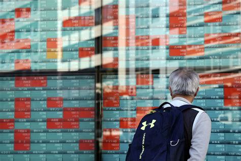 Asian Stocks In Tight Range Yen Passes Key Level