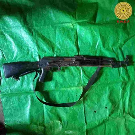 ဘောလခဲခရိုင် ရဲတပ်ဖွဲ့မှ ရဲတပ်သားတစ်ဦး လက်နက်ခဲယမ်းများနှင့်အတူ အလင်းဝင် Khit Thit Media