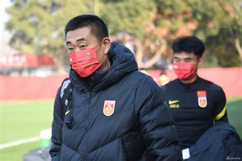 国足豪华教练团队正式上岗 郑智肇俊哲领衔新浪图片