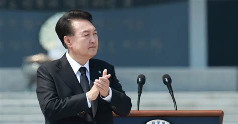尹지지율 포항 석유 발표 효과 없었다긍정 315 부정 651
