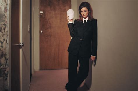 Banks Announces New Album Off With Her Head