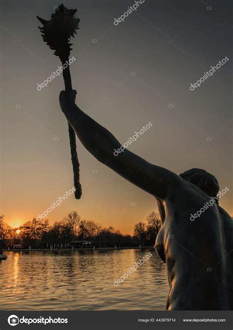 Sculpture Naked Girl Torch Background Lake Sunset Stock Photo Wirestock