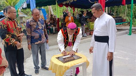 Pemberkatan Gereja Katolik St Theresia Lasarafaga Paroki St Petrus