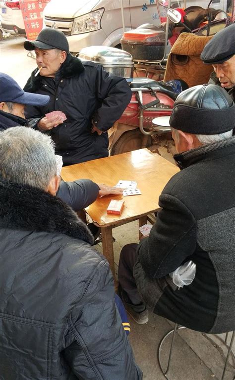 實拍四川農村小鎮上悠閒地生活 每日頭條