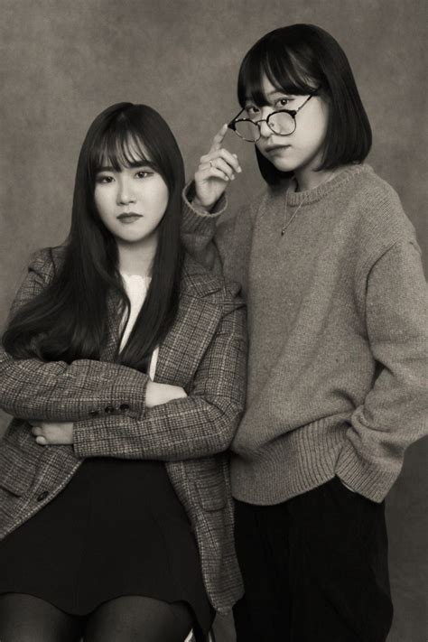 연말 우정사진은 당~~연히 수상한 사진관에서 ㅎㅎ 홍대사진관 ㅣ 홍대우정사진 ㅣ 우정사진 ㅣ 이미지사진 ㅣ 가족사진 ㅣ커플