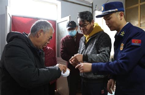 我为群众办实事 消防志愿服务进农村 为弱势群体家庭送去“平安礼”澎湃号·政务澎湃新闻 The Paper