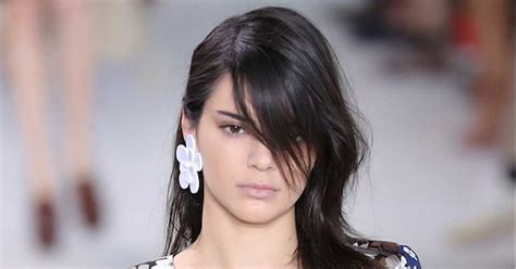 Hot Gosip Pose Bugil Kendall Jenner Hingga Rossa Jaga Jarak Dengan Ariel Okezone Celebrity