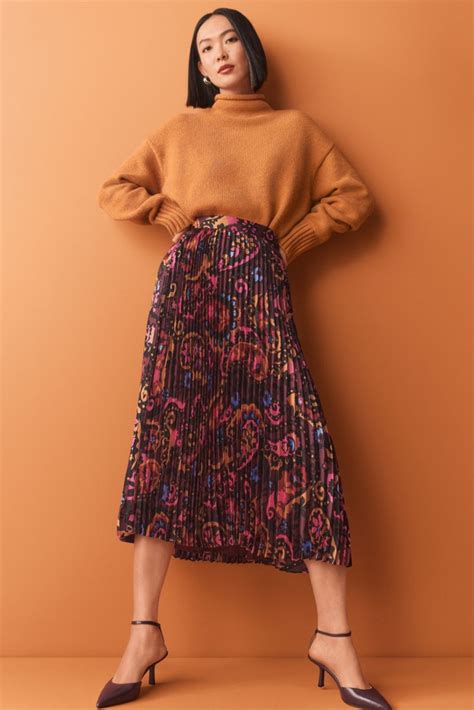 The Paisley Pleated Midi Skirt By Ann Taylor Skirts Pleated Midi