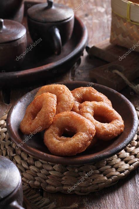 Los Pasteles Tradicionales Indonesios Son Como Anillos Con Sabores