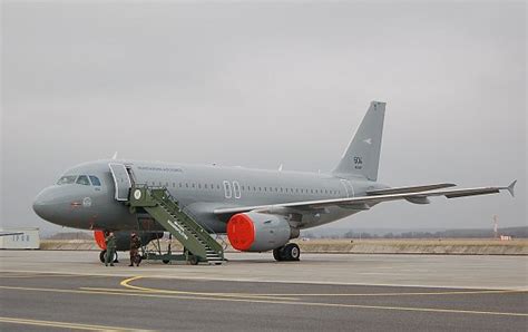 BEMUTATTÁK A HONVÉDSÉG AIRBUS 319-ESEIT - Air Base